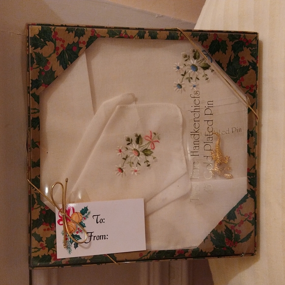 unknown | Other | Vintage Embroidered Handkerchief And Pin Set | Poshmark